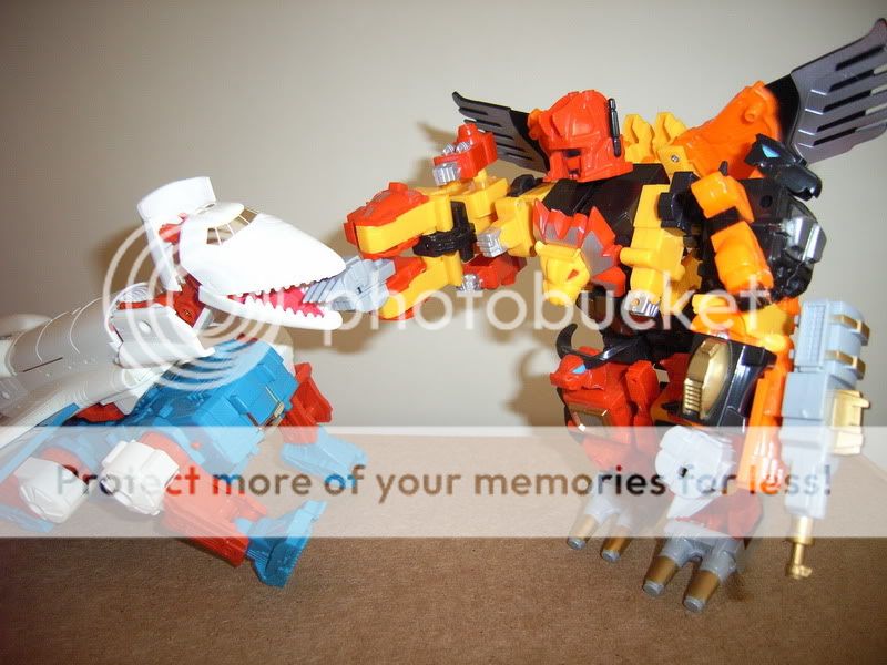 KO Mini Predaking & Oversize Soundwave with Laserbeak & Ravage ...